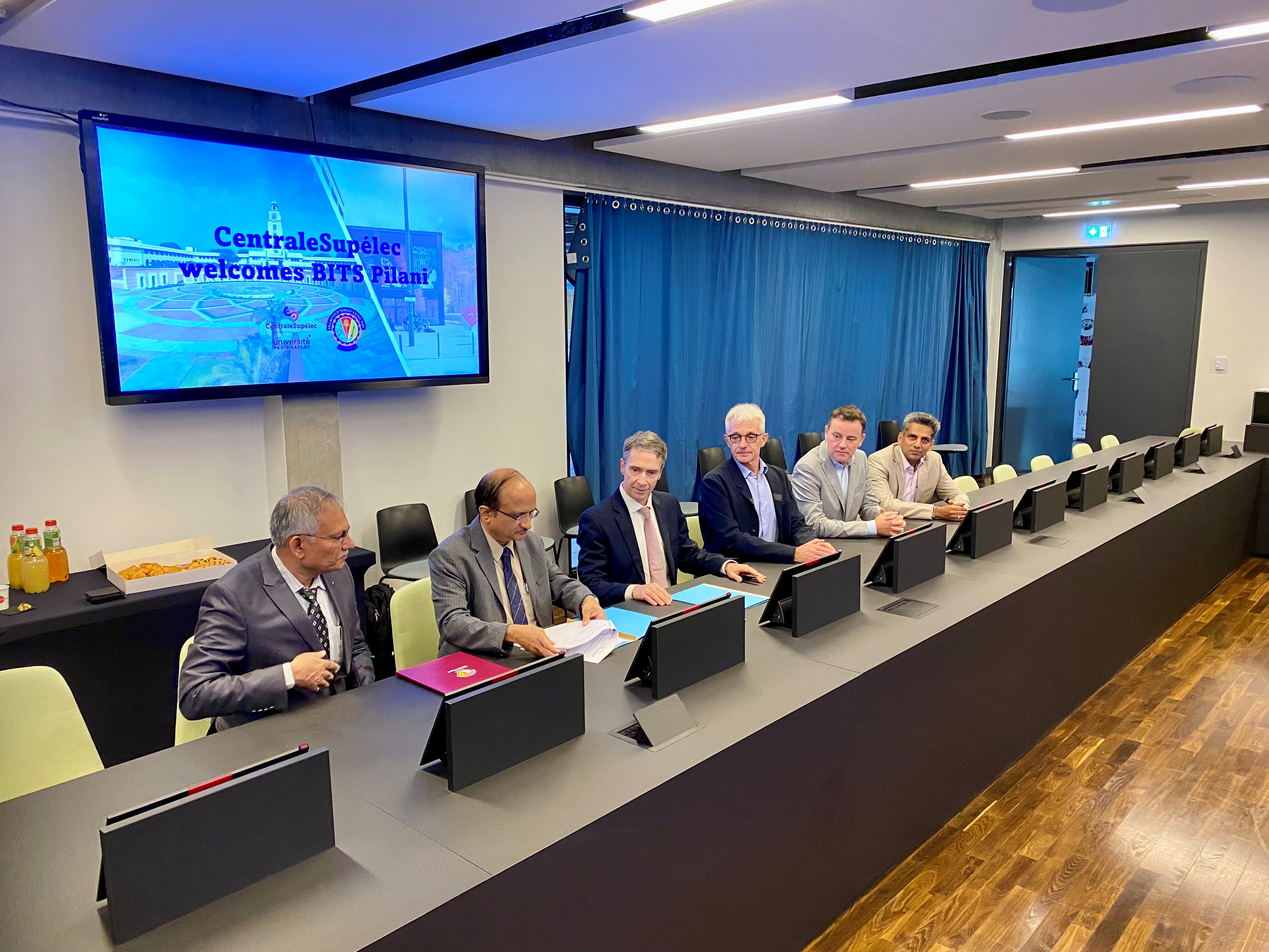 Signature officielle du lancement du Bachelor in Computer Science and ...